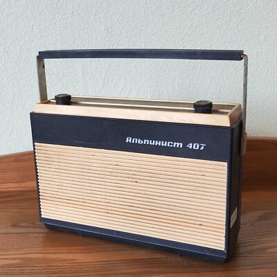 ALPINIST-407 A Vintage 1975 Soviet Russian Transistor Radio USSR ...