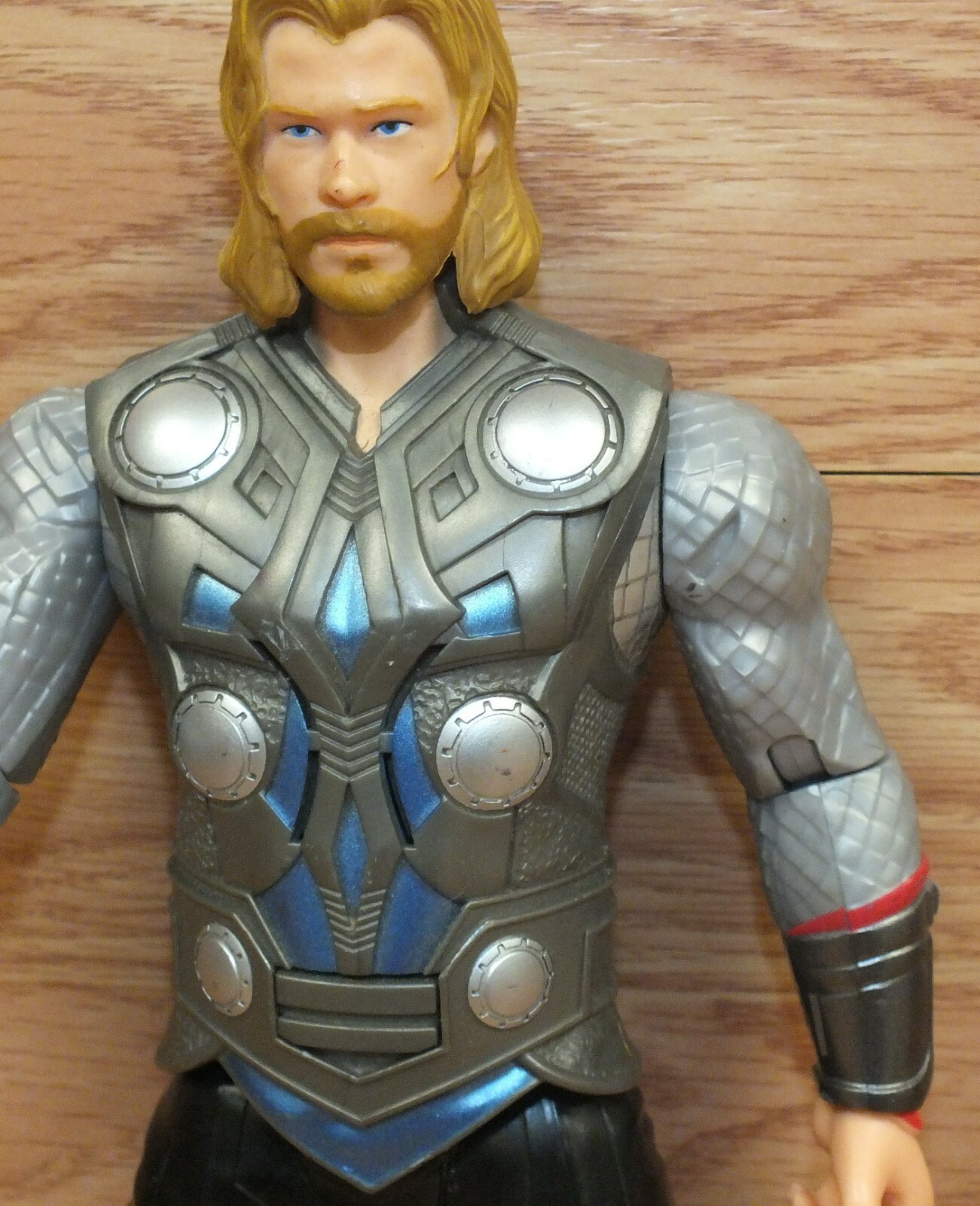 Genuine Marvel Hasbro 2011 (MVLFFLLC) Talking Light Up Thor Action ...