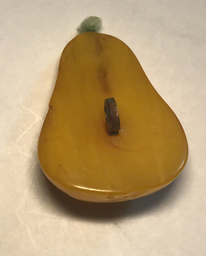 Fab Chunky Realistic Bakelite PEAR w Stem Button 1” HP Green Stem Fruit ...