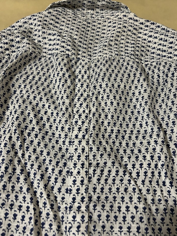 Holding Horses Anthropologie Blue White Tiny Floral Button Down Top ...