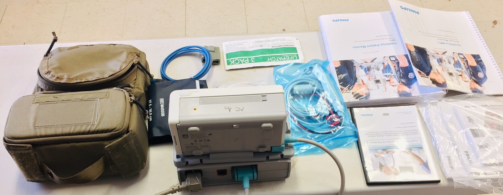 BUNDLE Philips Intellivue MP2 X2 M3002A M8102A W/CO2 A01 Monitor Touch ...