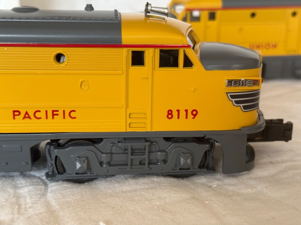 Lionel, 2 Union Pacific yellow engine 8119 /8120 in original box | eBay