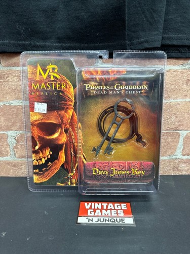 MR MASTER REPLICAS Disney Pirates of the Caribbean DAVY JONES KEY ...