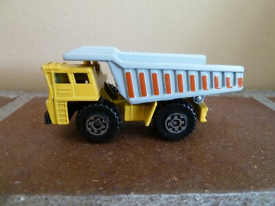 Vintage MATCHBOX Dump Truck Toy Yellow /Grey 1:140 1989 Collectible ...
