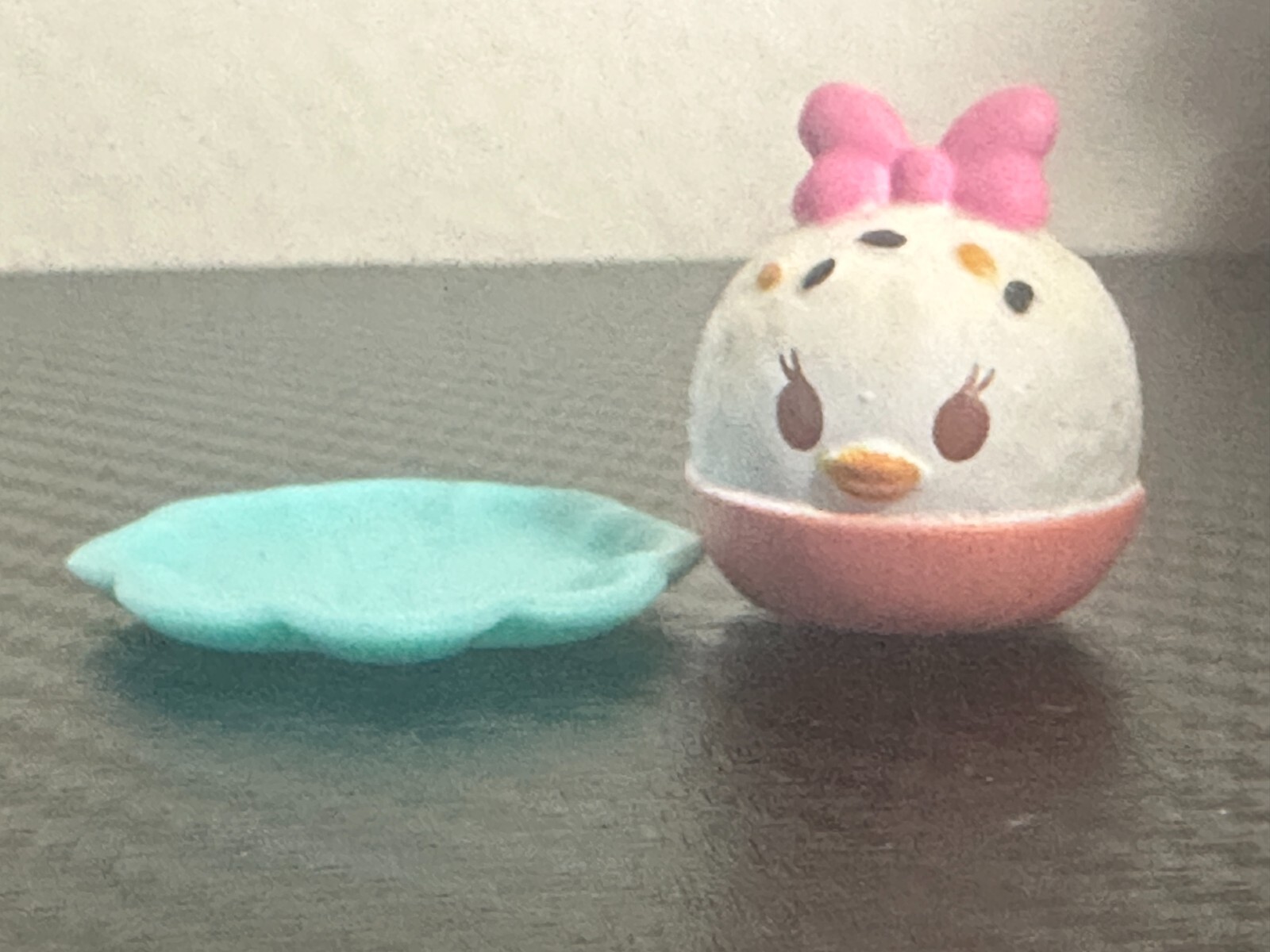 Disney Munchlings Mini Munch Figures - Daisy | eBay