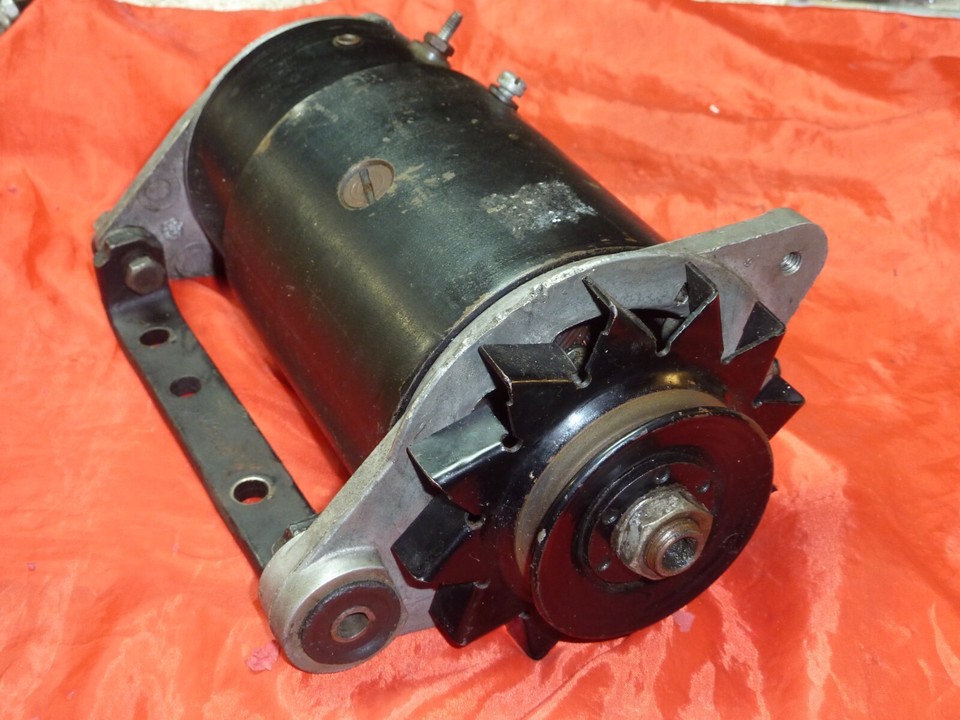 Chevrolet Generator 1960 1102097 Dated 0E21 Nice early take off clean ...