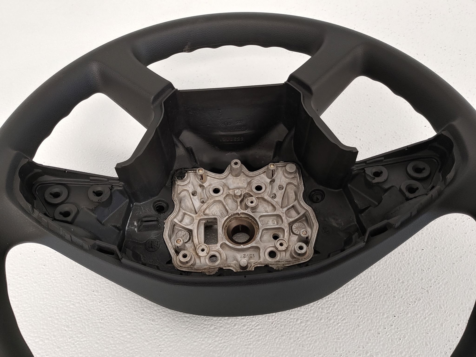 Freightliner 18" Steering Wheel w/o Center Bracket - P/N A14-19622-000 ...