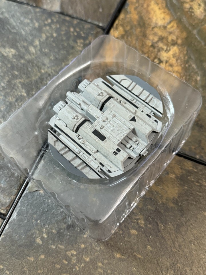 Hallmark Keepsake - Cylon Raider - Battlestar Galactica - 2025 *NEW ...