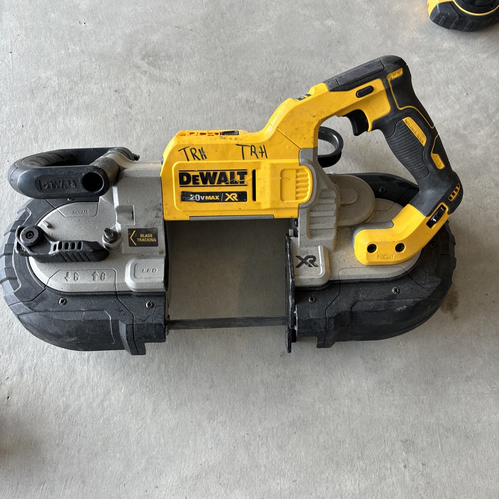DEWALT DCS374B 20V MAX Portable Band Saw - Black/Yellow 885911412933 | eBay