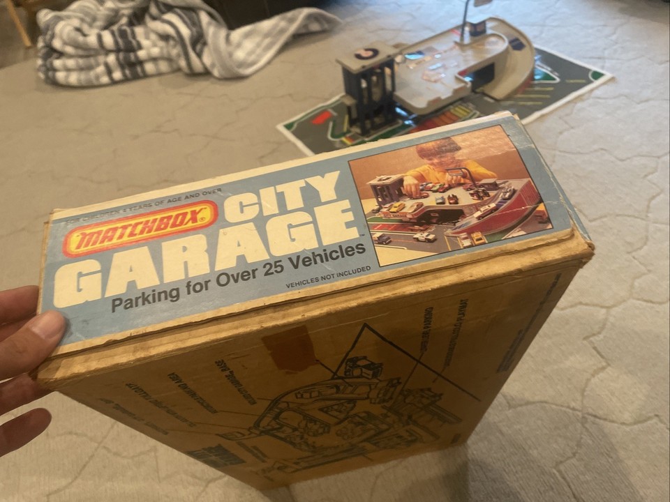 Vtg 1981 Matchbox City Parking Garage With Original Box, Mat ...