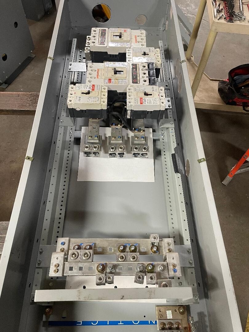 Eaton PRL4 Pow-R-Line Panelboard 600 Amp 208Y/120V 3Ph 4W W/ Breakers ...