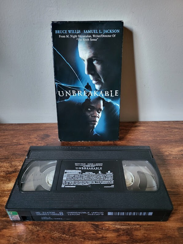 Unbreakable (VHS, 2001) M Night, Bruce Willis, Samuel L Jackson ...
