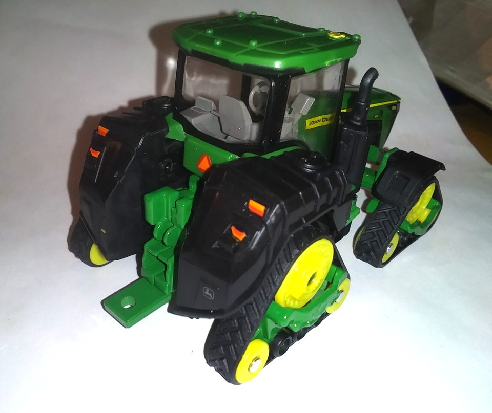 8RX 410 John Deere Tracked Tractor with FLUID TANKS, 1:64 ERTL, NEW No ...