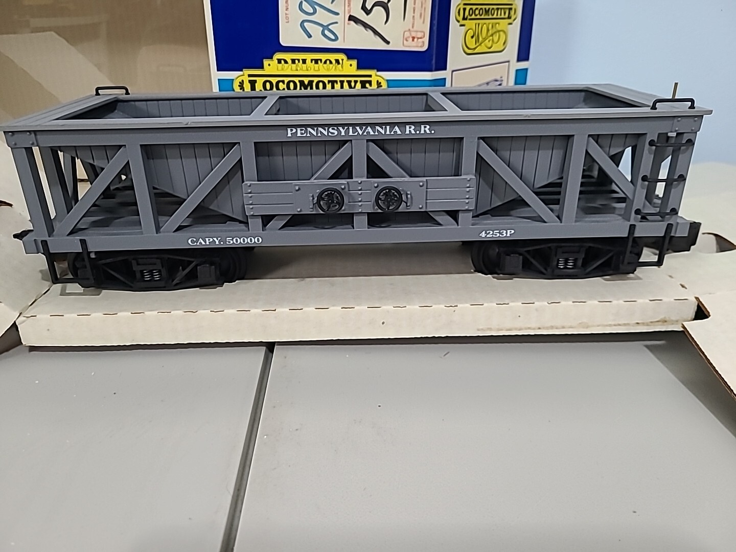DELTON LOCOMOTIVE WORKS G Scale Train #4253P Pennsylvania R.R Hopper ...