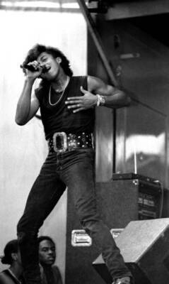 Mic Murphy of The System at the Miller Sound Express concert 1987 OLD ...