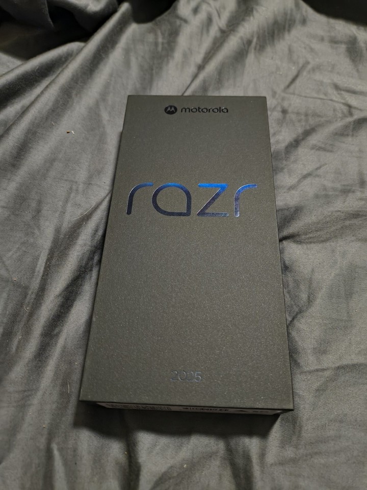 Motorola Moto RAZR (2025) 256GB Blue, Gibraltar Sea, 5G BOOST MOBILE | eBay