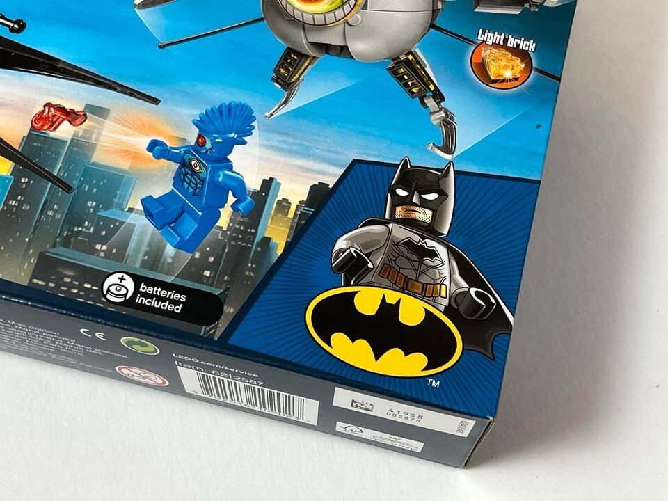Lego DC Comics Super Heroes Batman: Brother Eye Takedown (76111) Kit ...