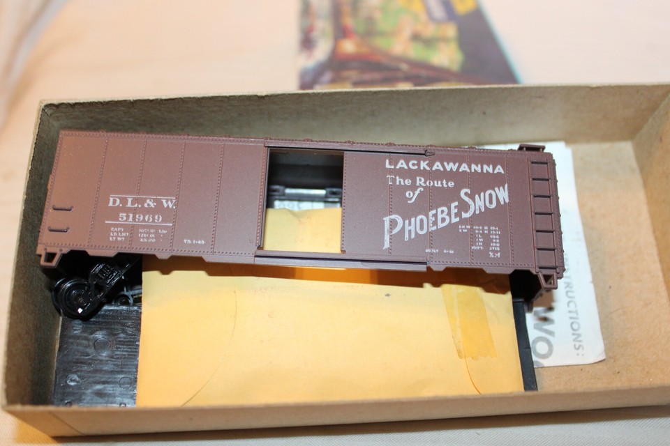 HO Scale Athearn, 40' Box Car, Lackawanna Phoebe Snow, Brown, #51969 ...