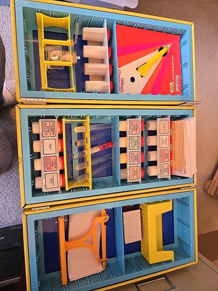 Vintage 1970's Tri Fold Gilbert Chemcraft Chemistry Set Portable Action ...
