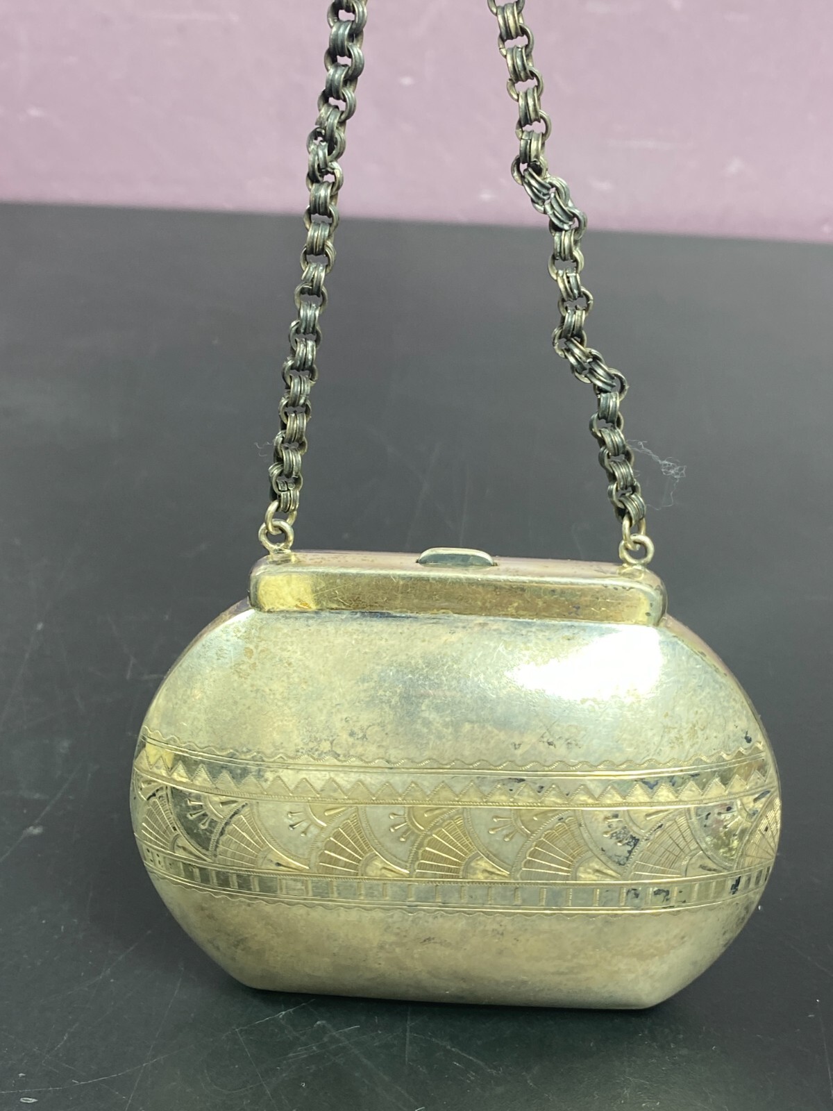 Victorian Clam Shell coin purse Silver Color Engraved… - Gem