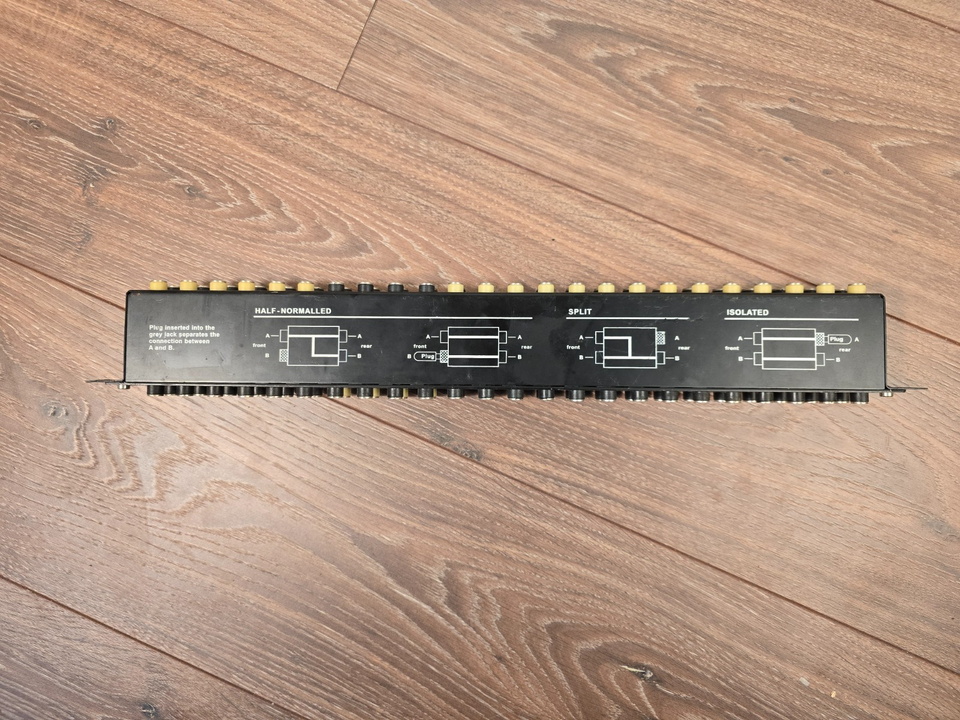 Neutrik NYS-SPP-L1 48-Way Rack Patch Bay Panel – Professional Audio ...