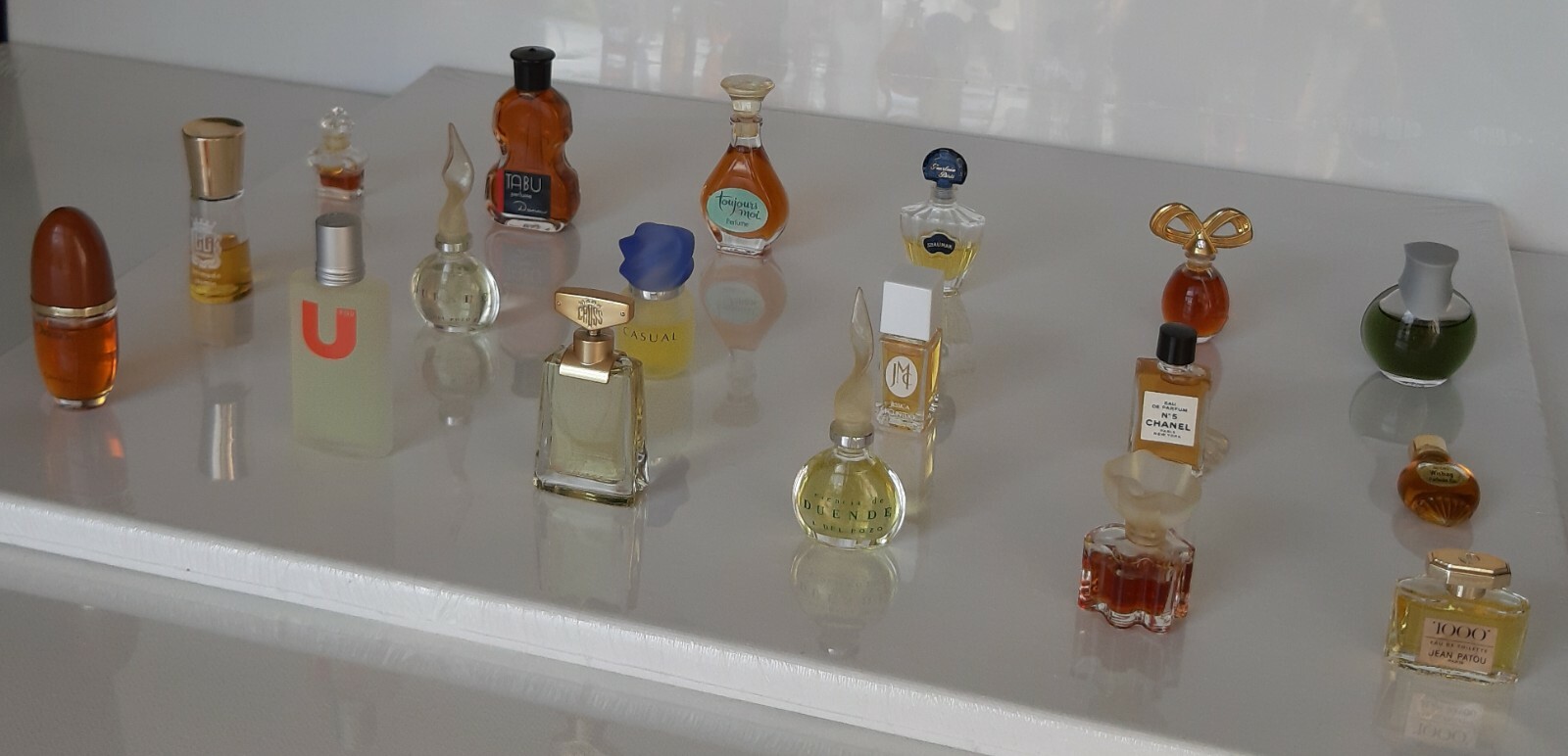 LOT of 35 Mini Miniature parfum perfume fragrances travel size ...