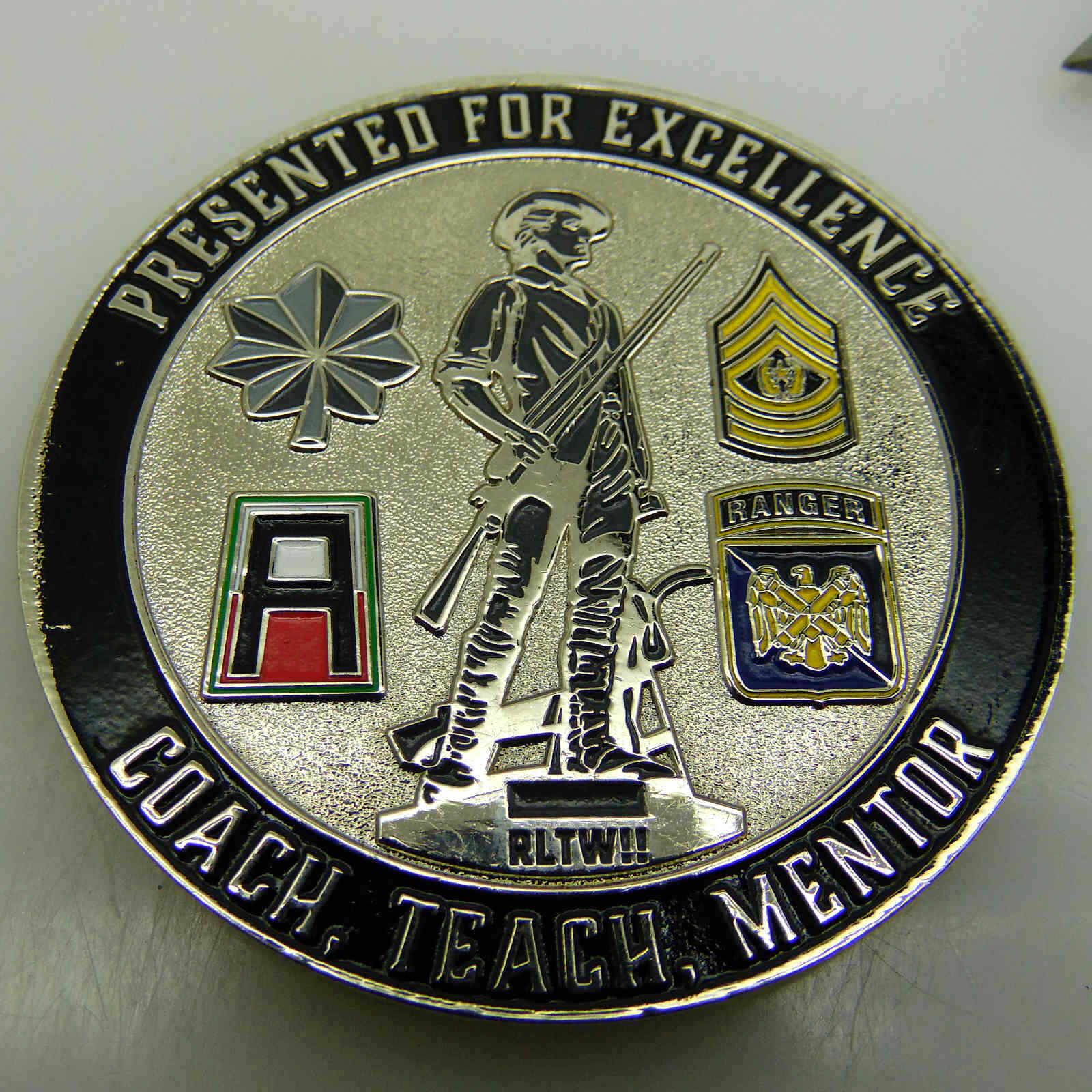 UNITED STATES ARMY NATIONAL GUARD OPERATIONS GROUP WOLF CHALLENGE COIN ...