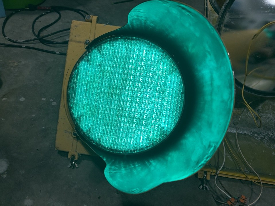 McCain 12” Aluminum LED Traffic Light Signal Stop Go Red Yellow Green ...