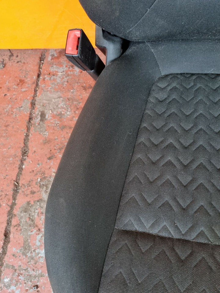 Vauxhall Meriva B Seat Front Passengers Nearside Black and Grey Cloth ...