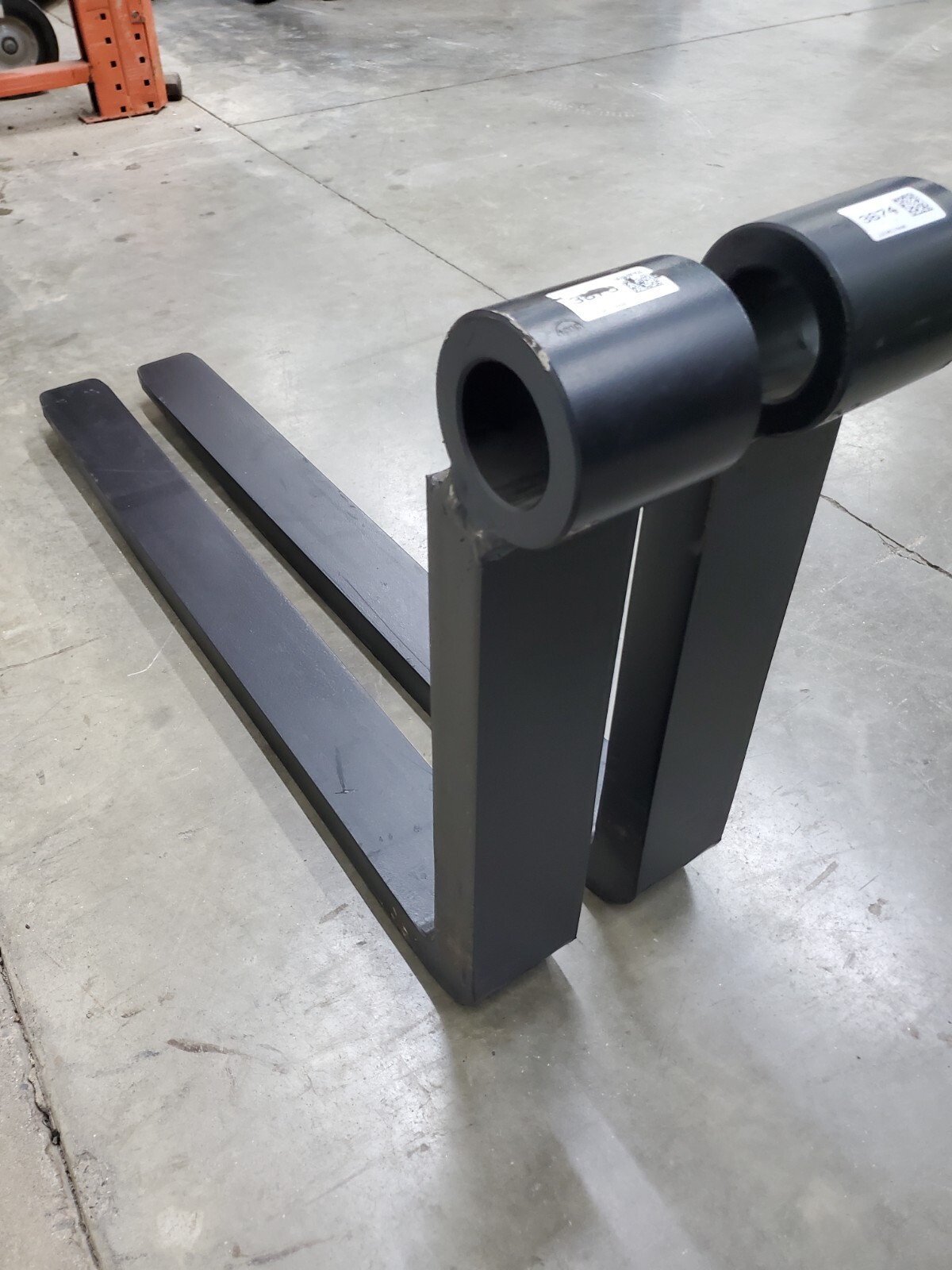 Set of 2 - Telehandler / Forklift Pipe/Shaft Mount Pallet Forks 8,000 ...