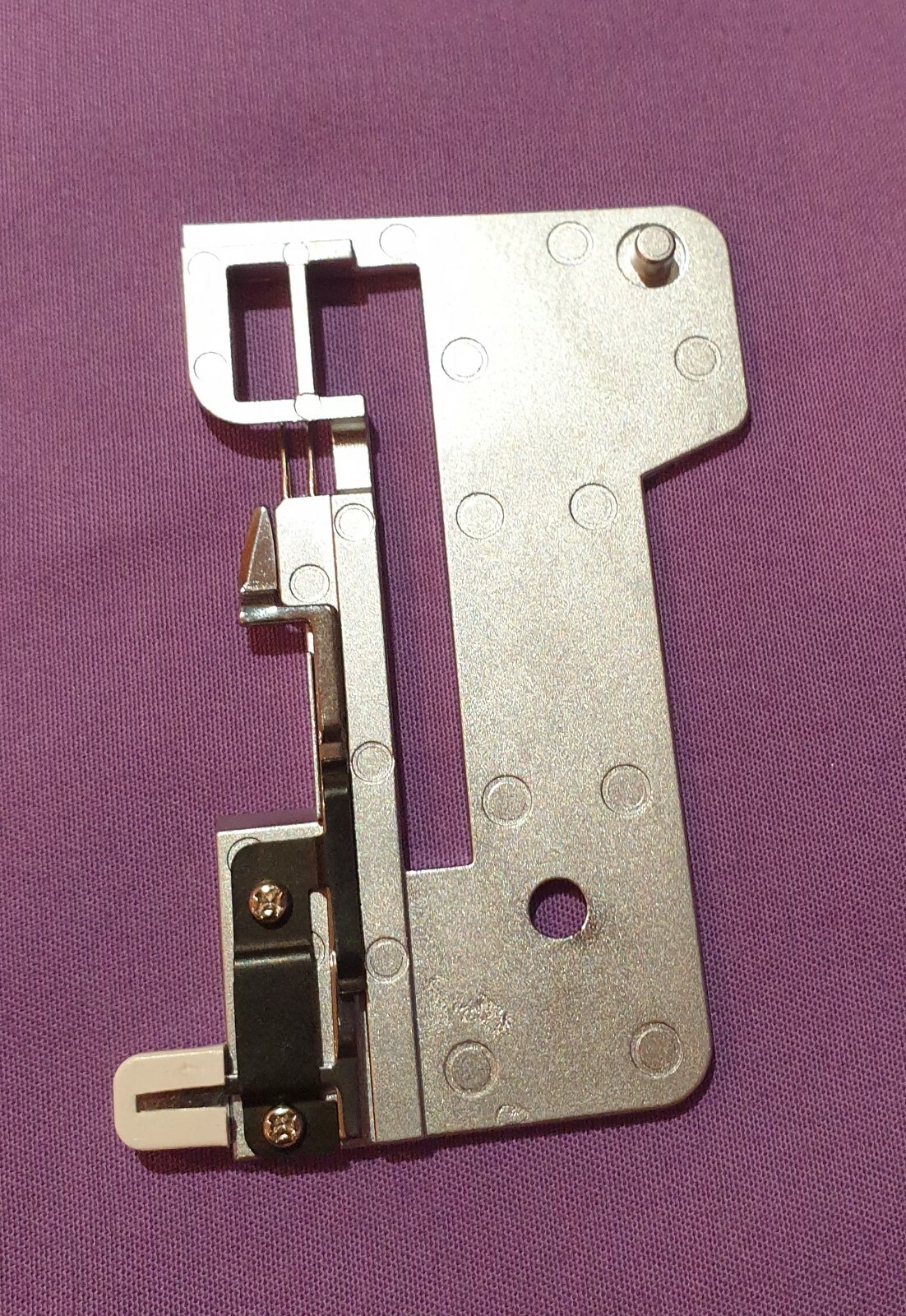 NEEDLE PLATE FITS SINGER S14-78 OVERLOCKS #68004423 | eBay
