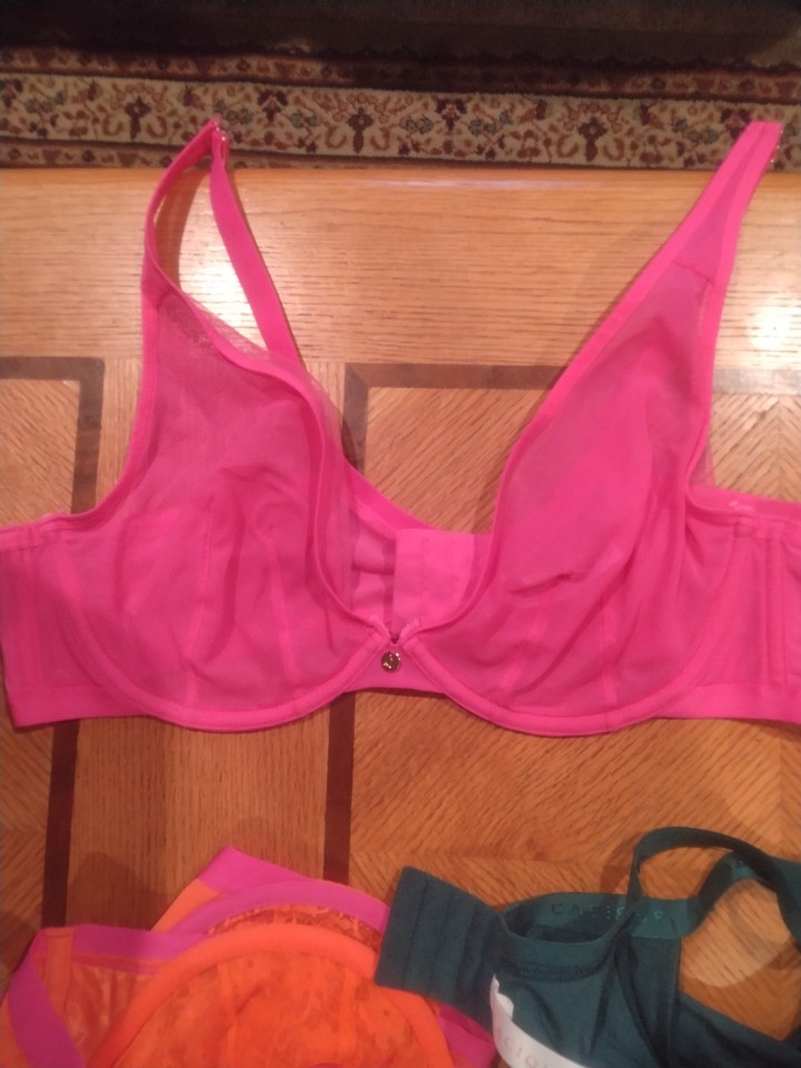 Lot Of 6 underwire bras for women. Cacique, Glamorise And Underoutfit ...