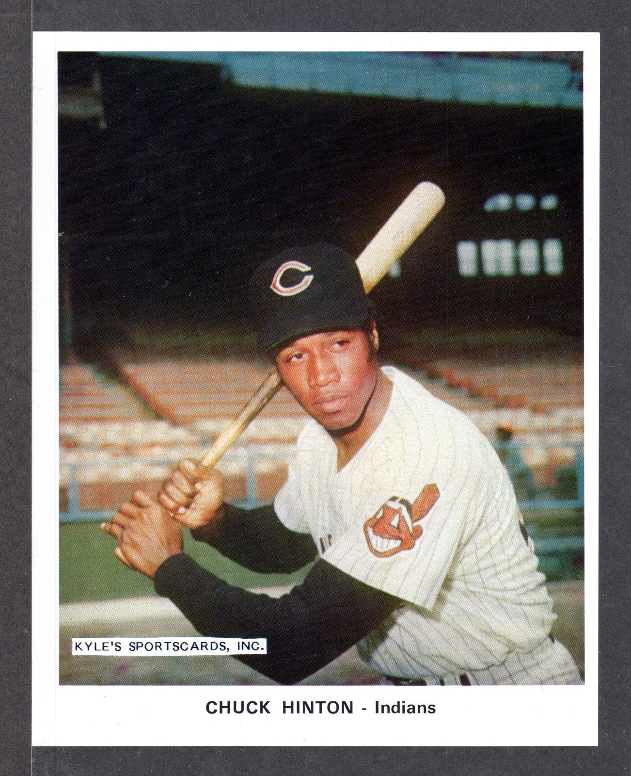 1971 Chuck Hinton INDIANS UNSIGNED 7 x 8-3/4 TEAM ISSUE PICTURE PACK ...