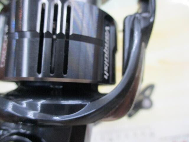 Shimano 19 Vanquish 4000Xg Spinning Reel Used with Box F/S Shimano 19 Vanquish 4000Xg Spinning Reel Used with Box F/S