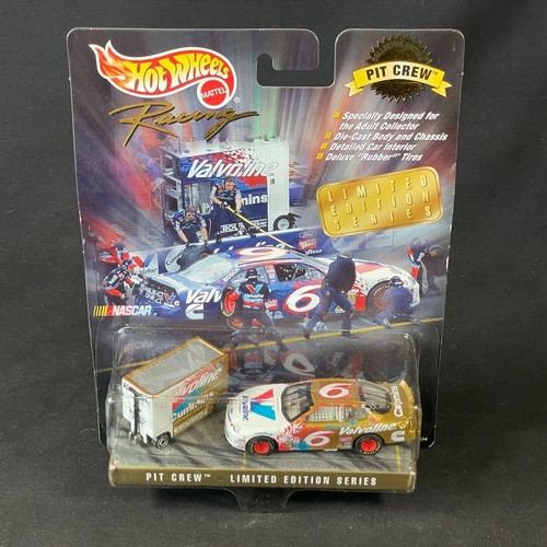 Hot Wheels 1998 Pit Crew Mark Martin Valvoline #6 Diecast Gold Ford ...