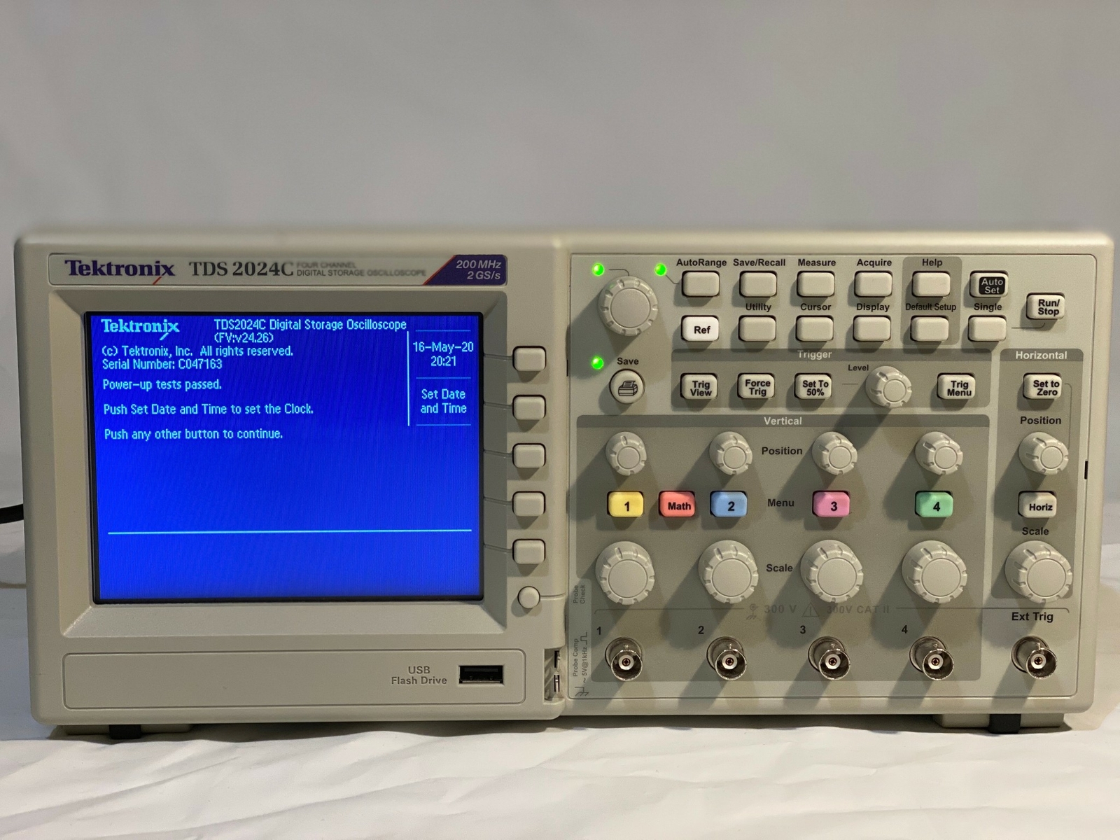 Tektronix TDS2024C 200MHz 4 Channel 2GS/s Digital Storage Oscilloscope ...