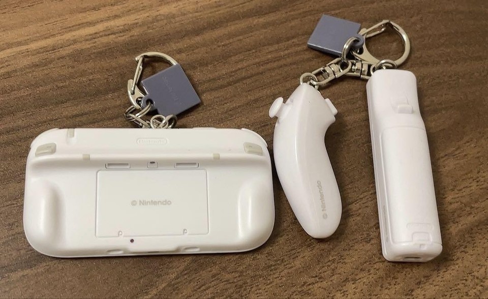 Nintendo Museum exclusive keychain Wii and Wii U set | eBay
