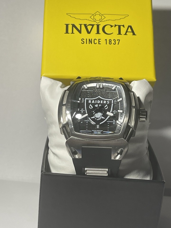 Las Vegas Raiders OFFICIAL NFL Acrylic #4800 Chronograph Invicta Watch ...