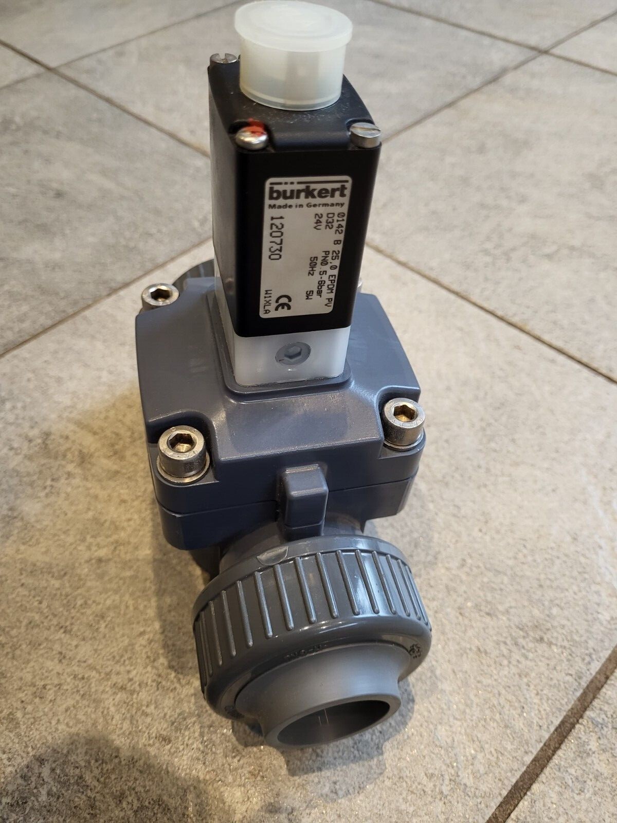 Burkert 32 mm (Metric) PVC Solenoid Valve Type 0142 with 24 V a.c. Coil ...