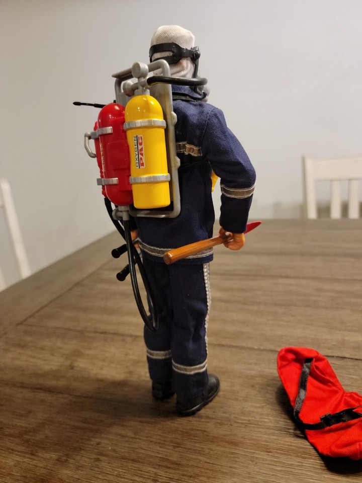 GI Joe Ultra Corps LANARD TOYS 12" 2001 FIREFIGHTER Action Figure w ...