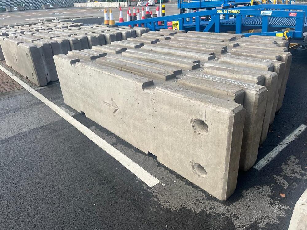 Used Tvcb Temporary Vertical Concrete Barrier - Block - Flood ...