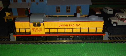 2 AHM diesel locos HO scale Union Pacific Alco RS2 and Chessie EMD GP18 ...