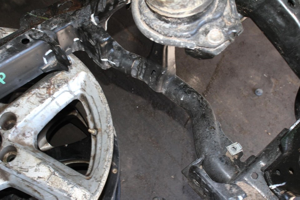 16-22 Grand Cherokee 3.6L Motor Engine Crossmember Subframe Crossmember ...