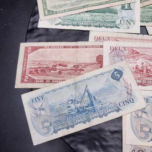 Lot of Canadian Paper Money Totaling 50 CAD Canada Dollars 💵🇨🇦 Vintage ...