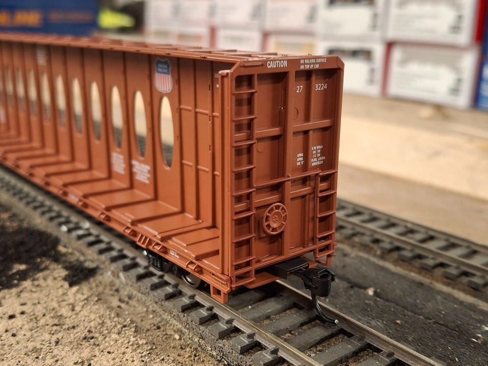 Walthers HO Scale 72' Centerbeam Flat Car w/ Load - UP | eBay