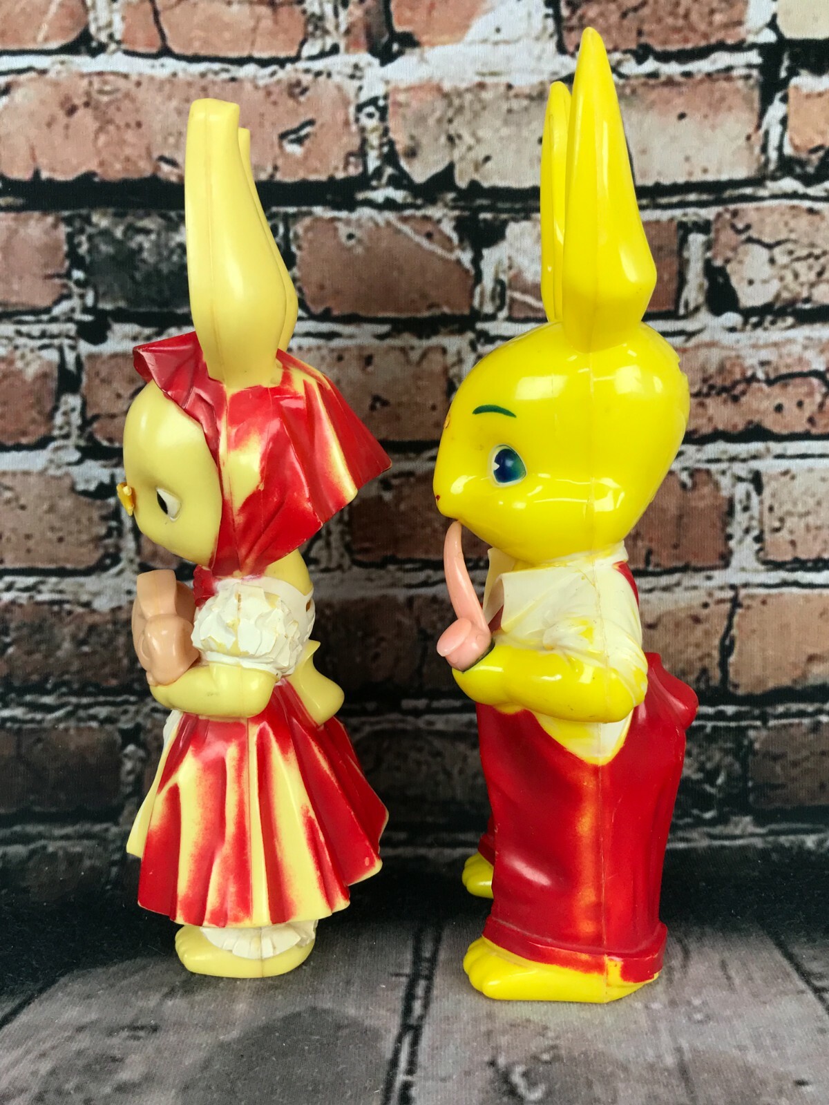 11 1/2" Vintage Easter Hard Plastic Knickerbocker Bunny Rabbit Coin ...