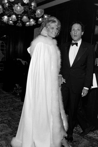 Actress Cathy Lee Crosby & guest arrive Film Star Movie Star Old Photo ...