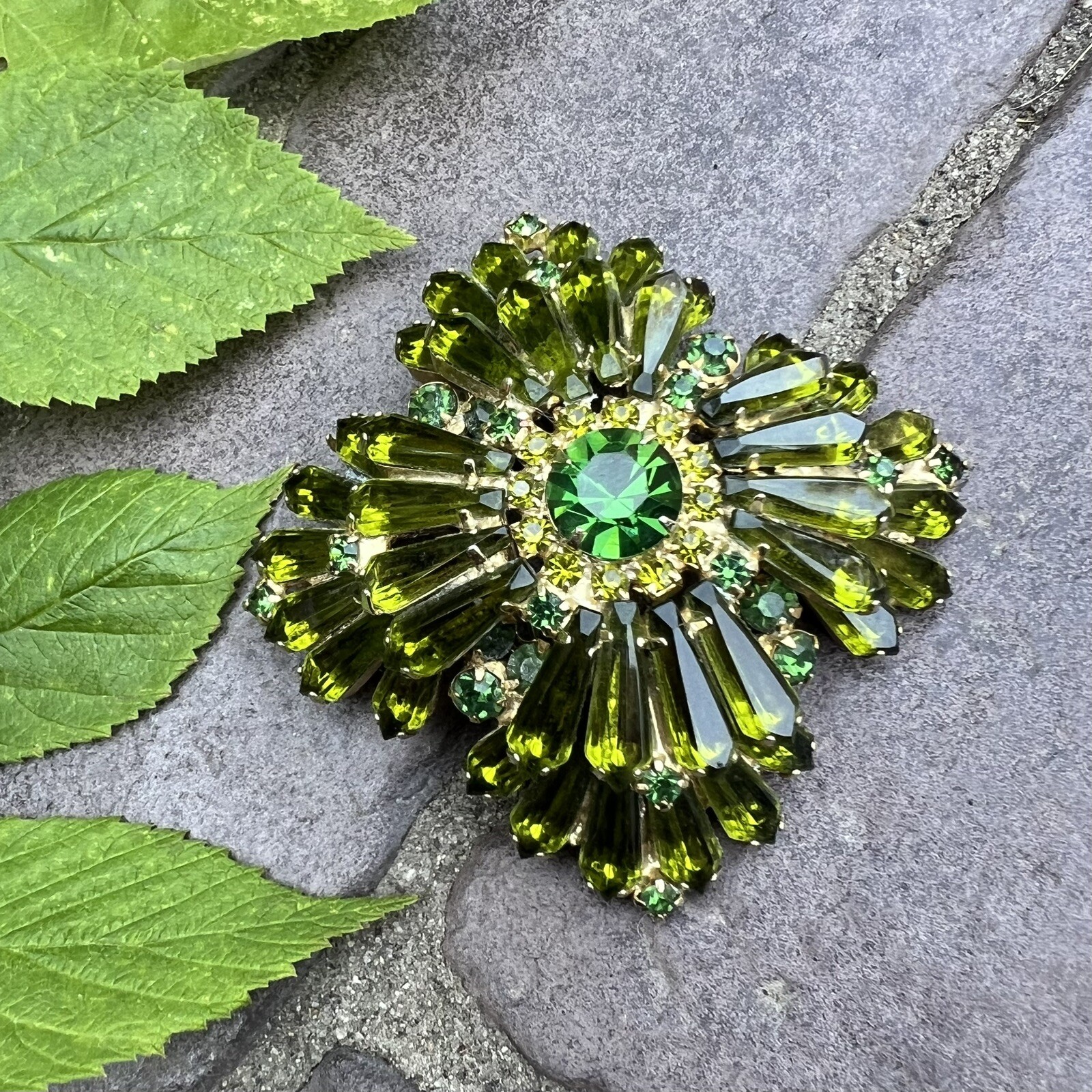 Vintage Unsigned Green Keystone Ruffle Rhinestone Layered Dome Brooch ...