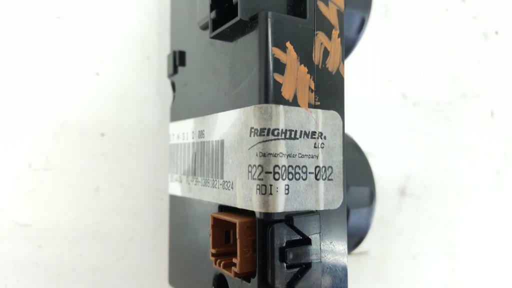 FREIGHTLINER Sleeper Bunk Temperature Control A22-60669-002 from 2014 ...