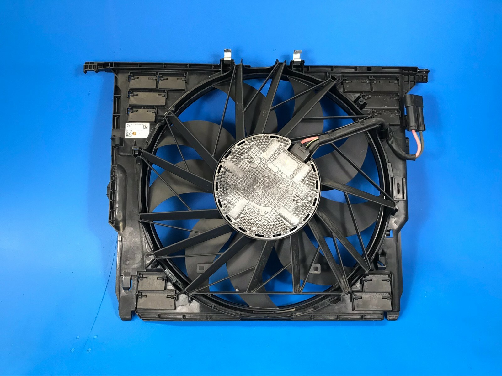 09-17 BMW F01 F10 550I 650I 750I N63 ENGINE COOLING FAN SHROUD 850W OEM ...